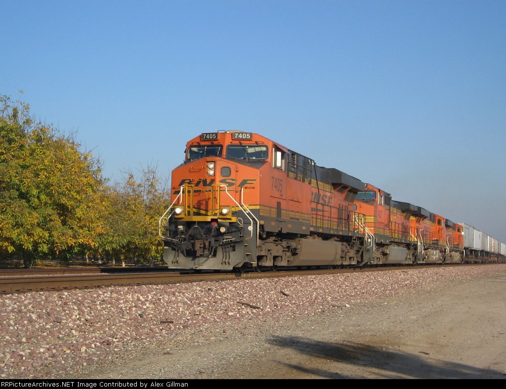 BNSF 7405 East